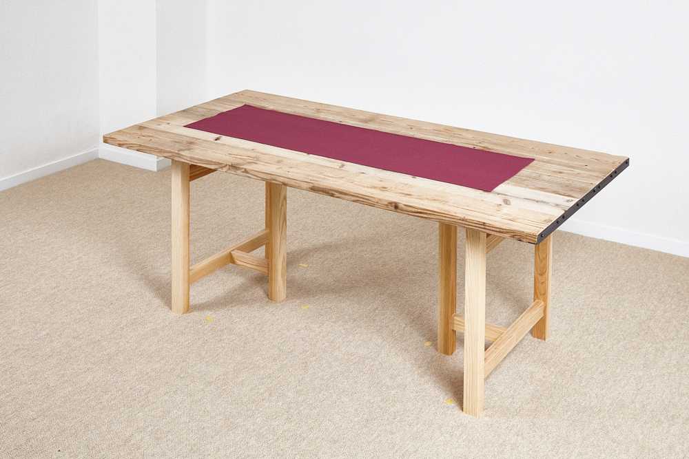 ブリッジランナー 撥水加工 無地 プラム 40×130cm No.002465｜Dish works RENTAL